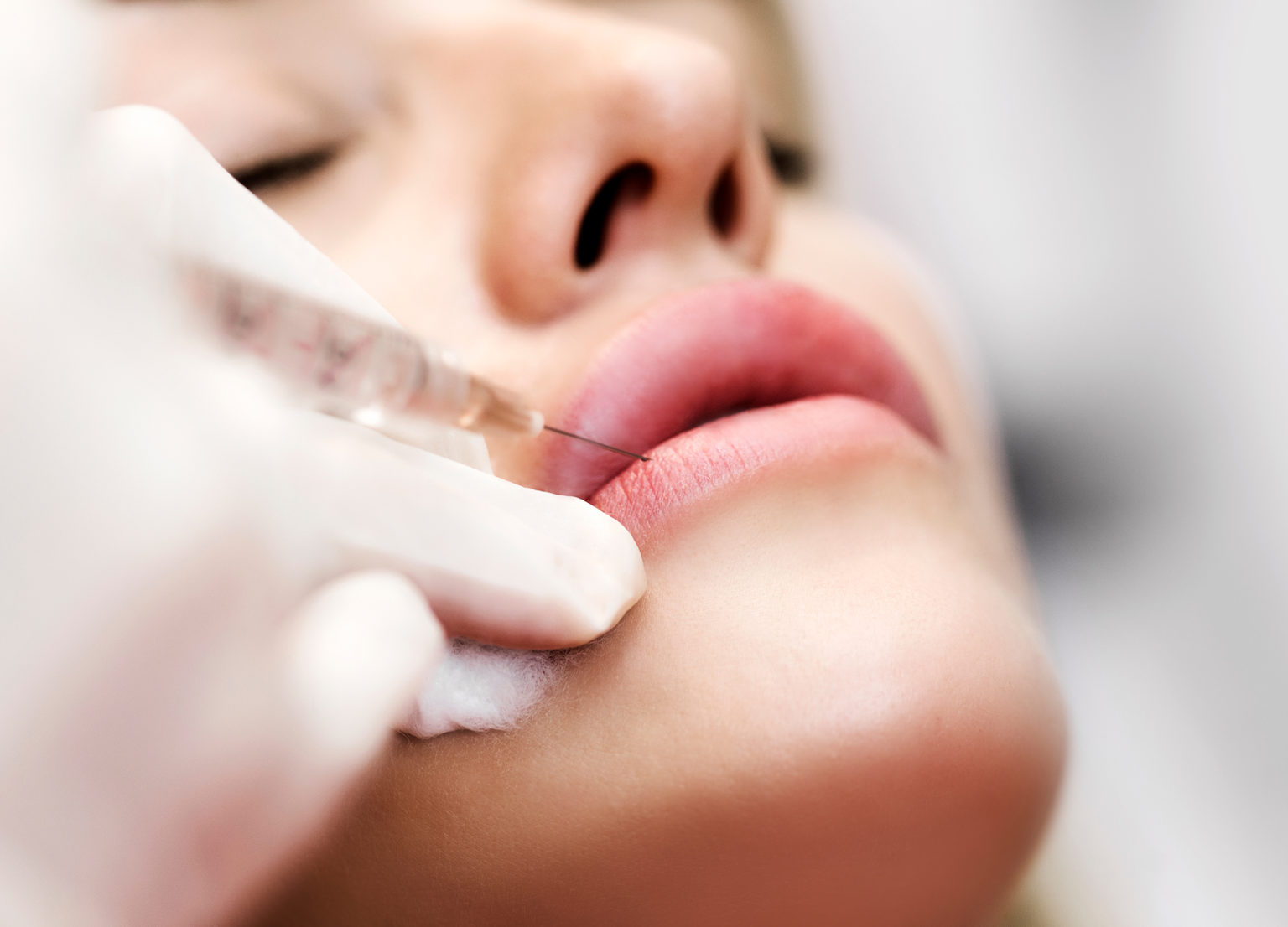 9 Ways to Get Over Your Fear of Needles | RealSelf News