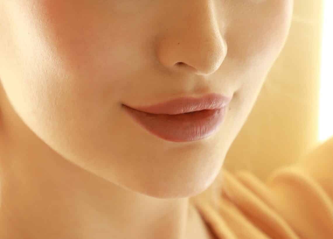 How To Prevent Drooping Lips | Lipstutorial.org